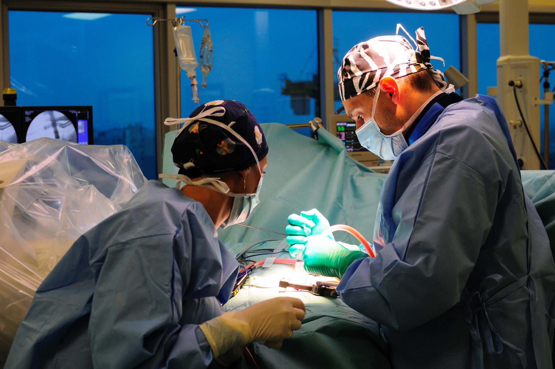 METRx micro-endoscopic spine surgery - AKSIS Special Hospital